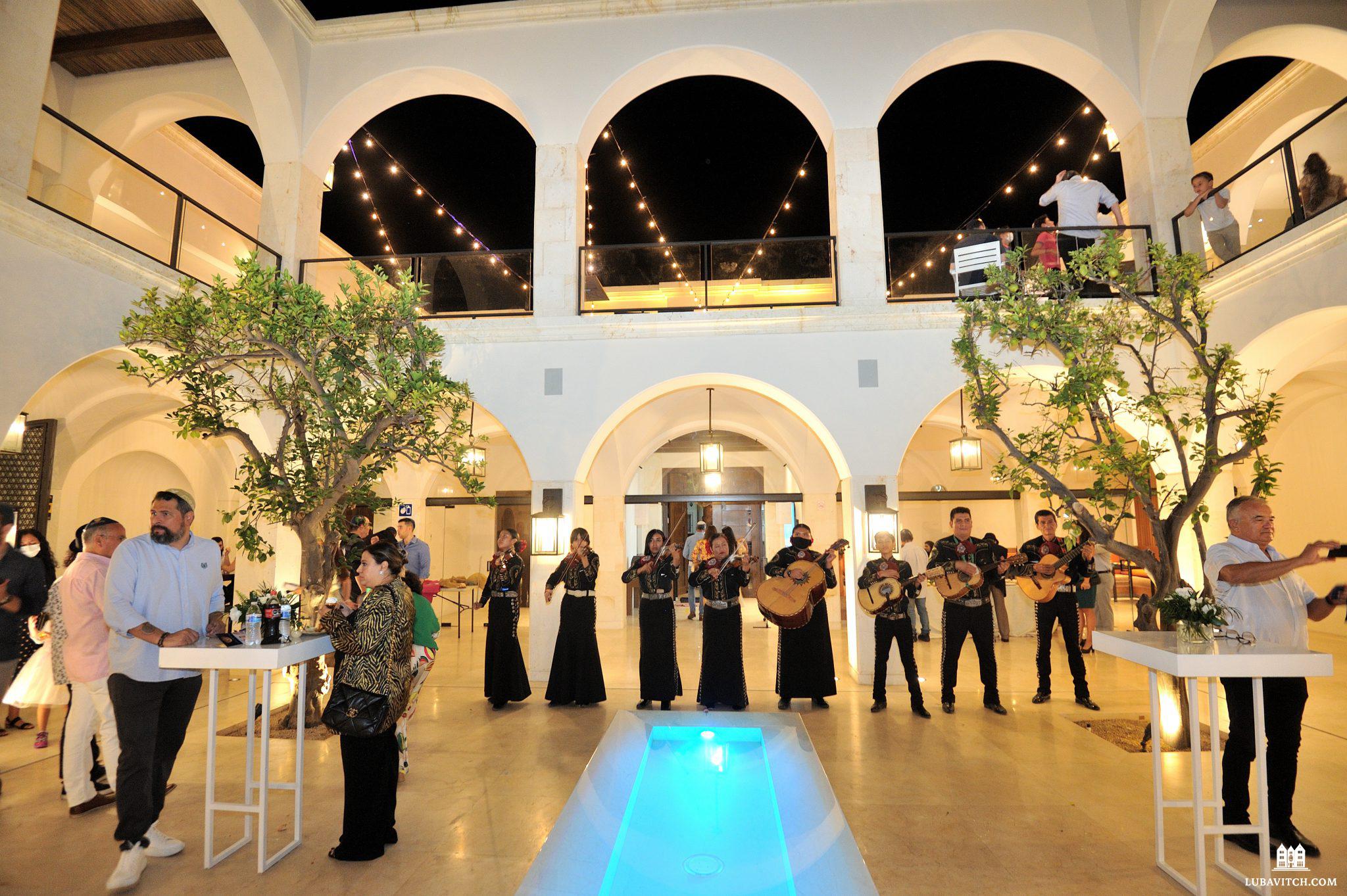 Community Building in Cabo S. Lucas - Chabad Lubavitch World Headquarters