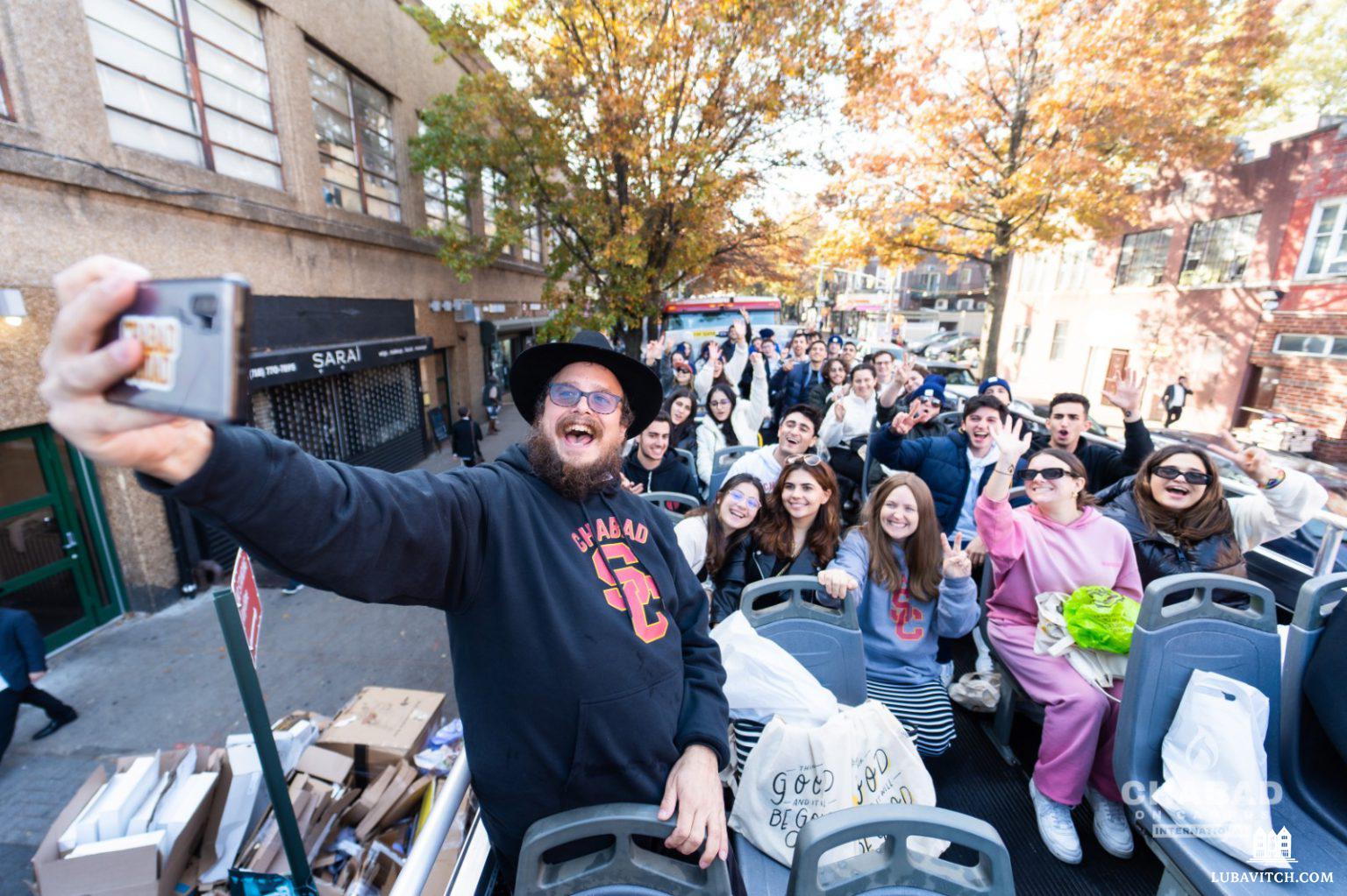 Largest-Ever Pegisha Shabbaton Brings University Students to Crown ...