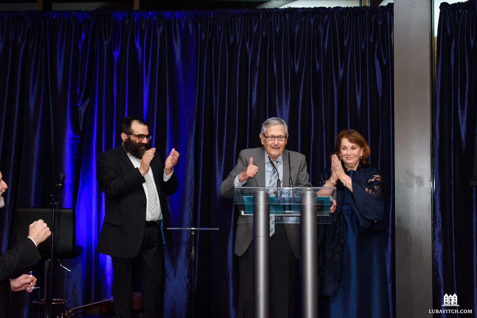 On Vancouver Island, a Jewish Community Blossoms - Chabad Lubavitch ...