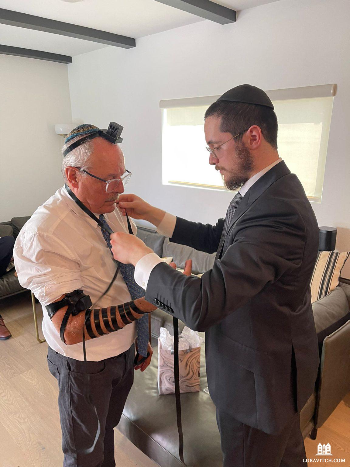 Chabad Brings a Jewish Revival to West Adams - Chabad Lubavitch World ...