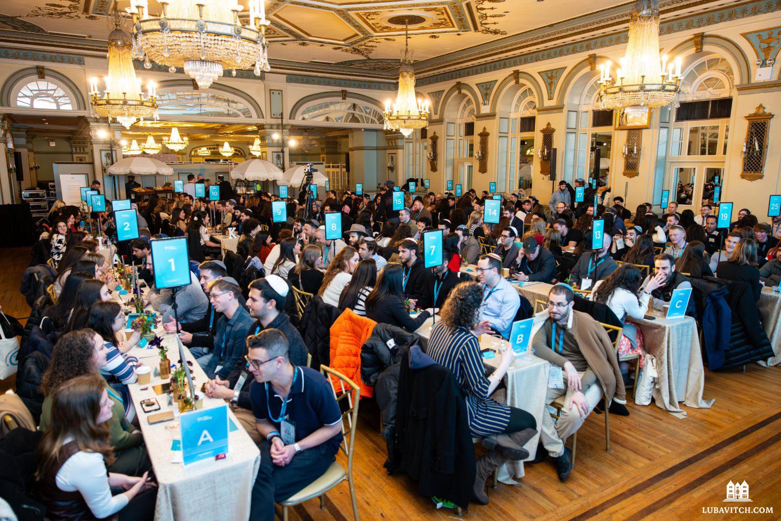 1,000 Jews Meet Up for Chabad Young Professionals Encounter - Chabad ...